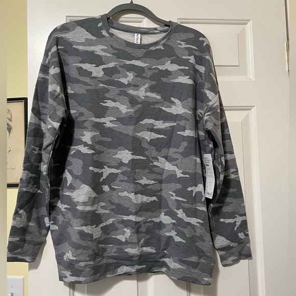Athleta | Tops | Athleta Designer Gray Camo Long Sleeve Shirt New M ...